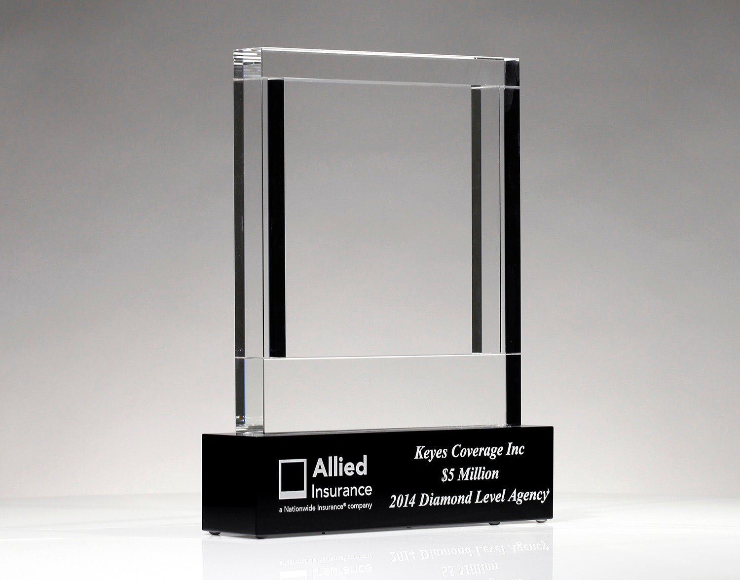 🏆 Custom Award Trophies: Crystal, Acrylic, and More | Awards.com